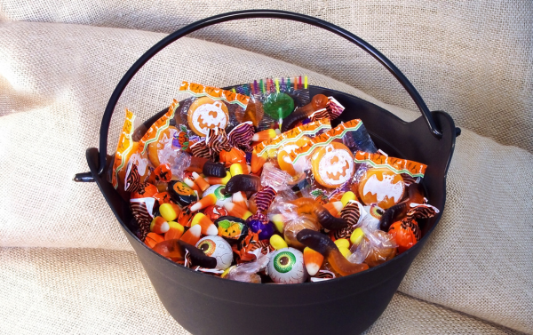 MCCS Volunteer Opportunity: Halloween Candy Drive